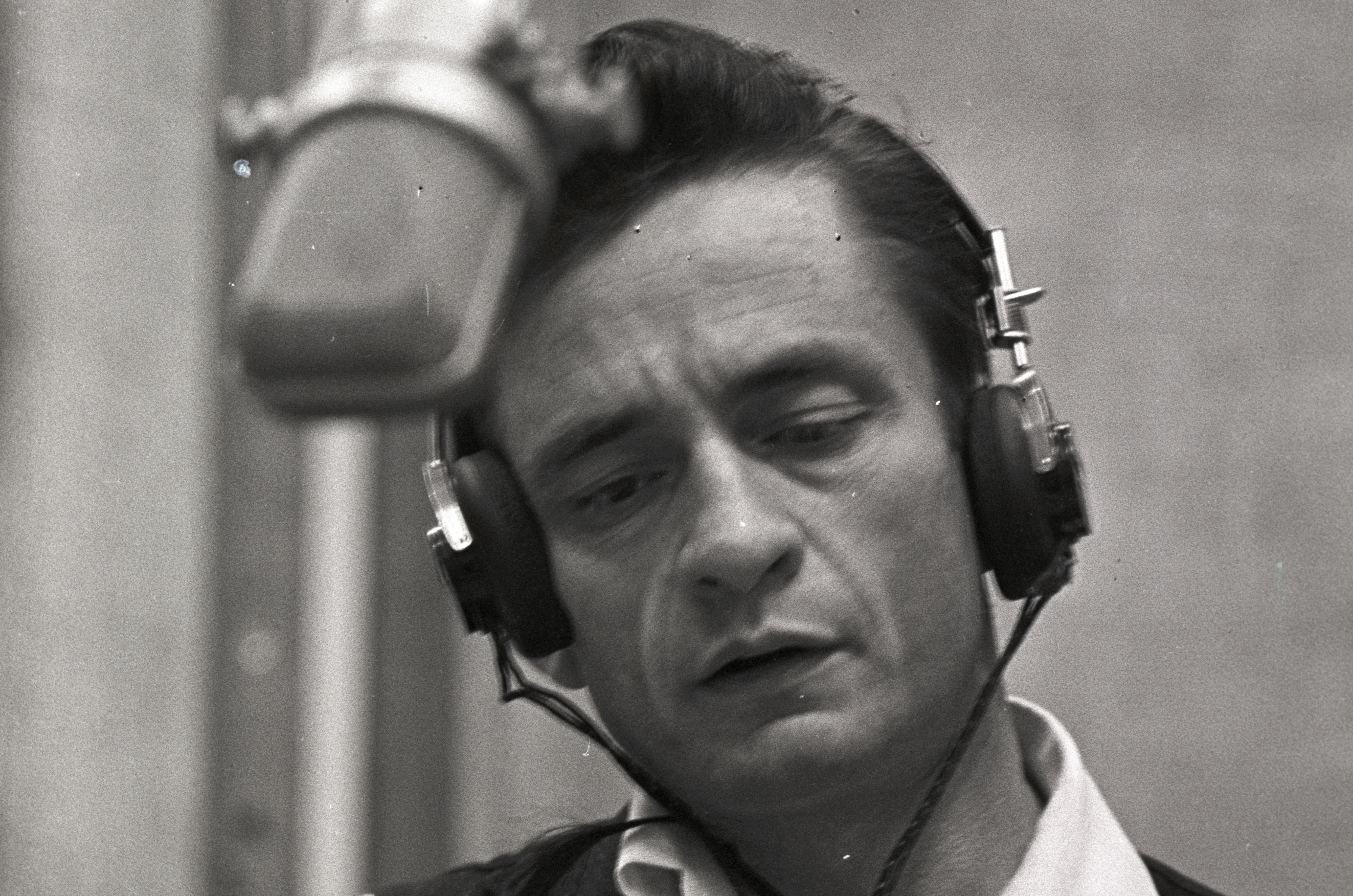 'Where Are Your Guts?': Johnny Cash’s Little-Known Fight for Native ...